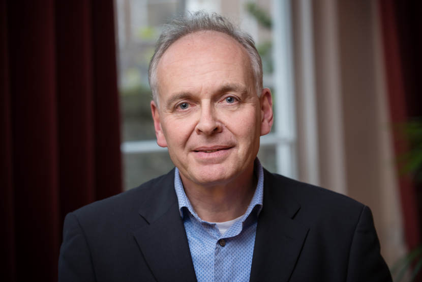 Wie bepaalt de inhoud van de geschiedenisles? - De Balie